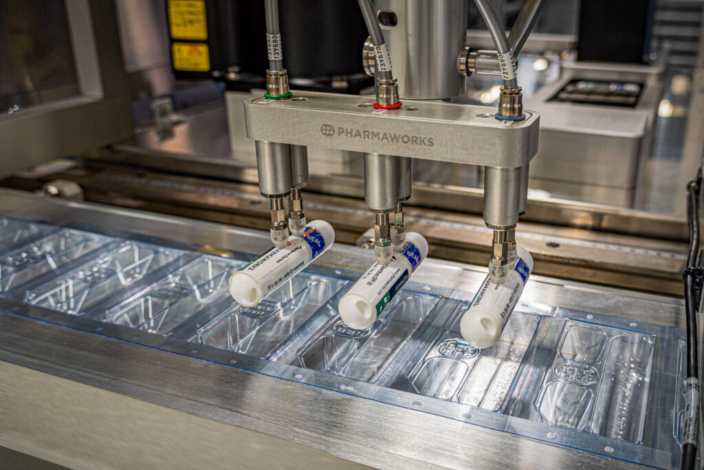 Pharmaworks FR1 Robotic Feed System: Advanced Product Handling Solution ...